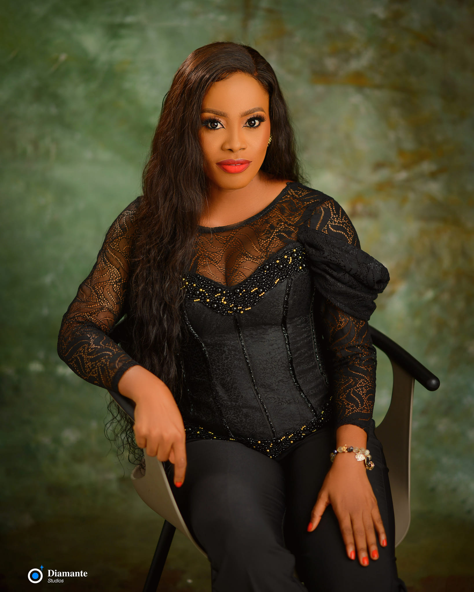 أماندا تشيسوم - حقائق وأرقام وأخبار البيع المباشر