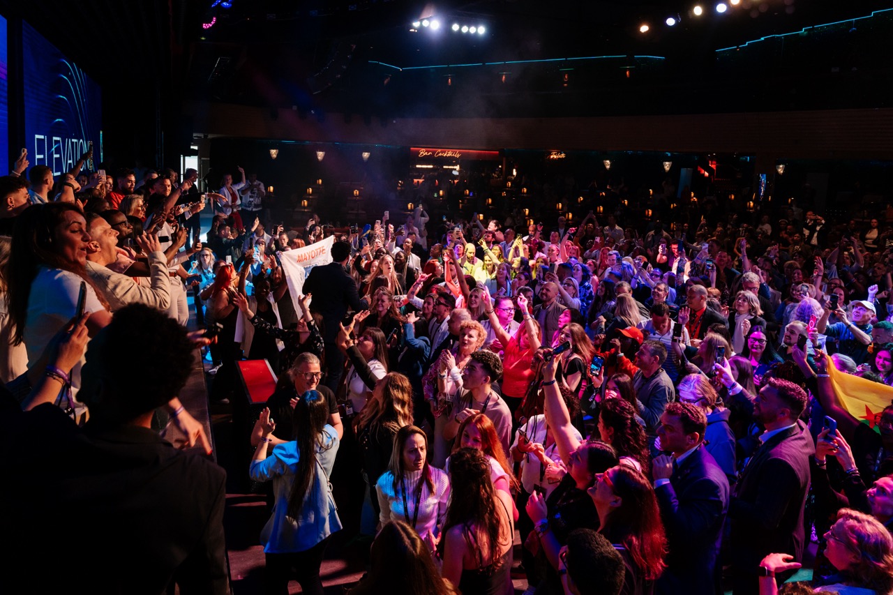 MWR Life: Leading a Global Revolution in Travel and Lifestyle - Direct ...