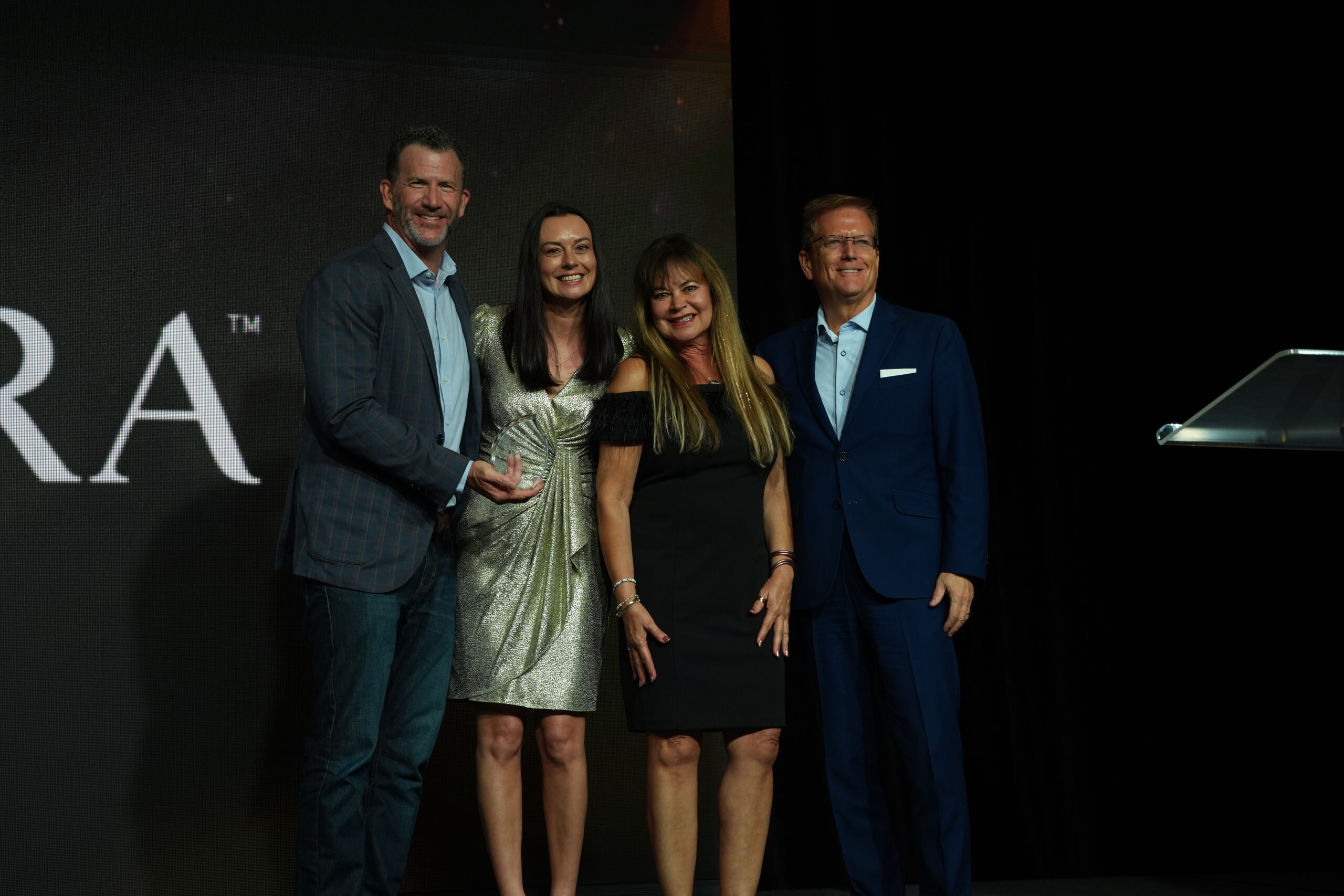 Неора получила награду Bravo Empowerment Award от Direct Selling News — факты, цифры и новости о ...
